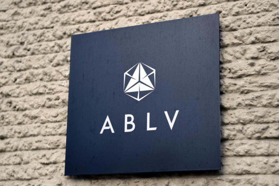 VS.lv: KNAB veic procesuālās darbības likvidējamajā "ABLV Bank"