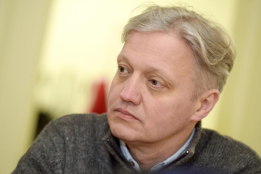 VS.lv: Publicists Otto Ozols: Latvijas politiskā vide smird kā vircas bedre