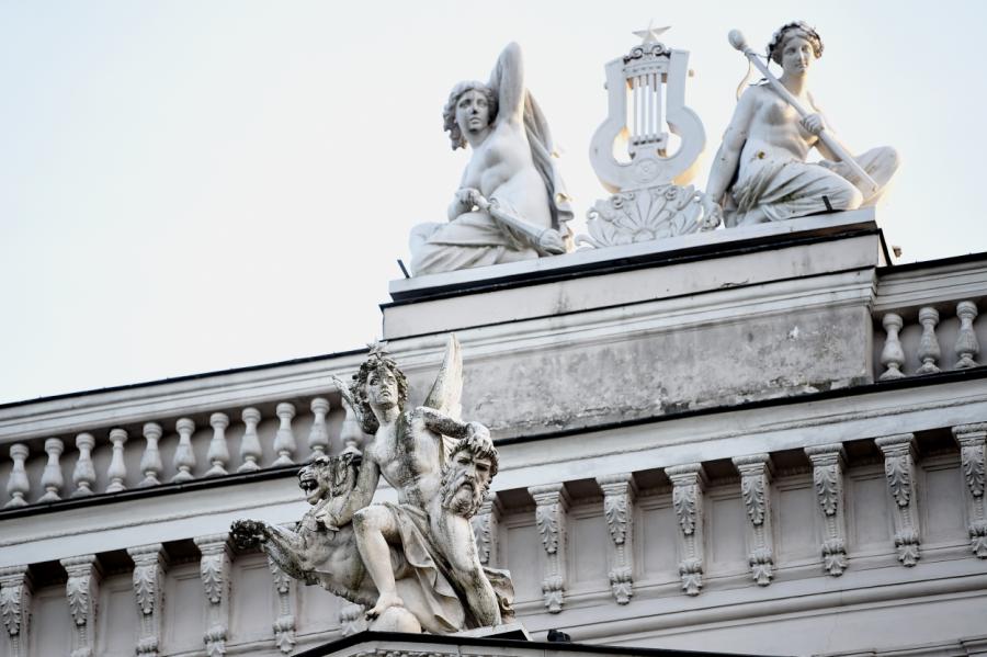 VS.lv: LNOB septembrī un oktobrī izrādīs četrus jauniestudējumus